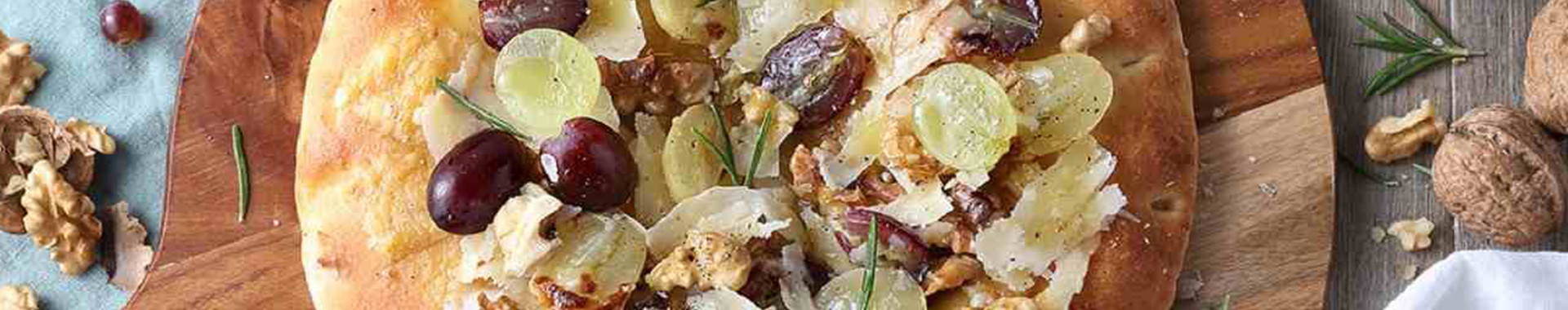 Pizza con uva, noci e Grana Padano DOP - Grana Padano
