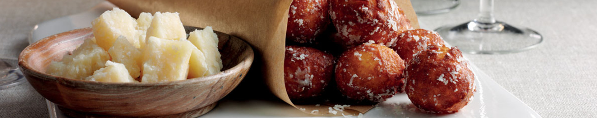 Grana Padano cheese and nutmeg cheese puffs - Grana Padano Grana Padano cheese and nutmeg cheese puffs - Grana Padano